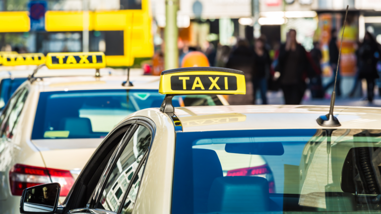ヨーロッパでタクシーアプリはどれを選ぶ？国別の特徴と料金を紹介